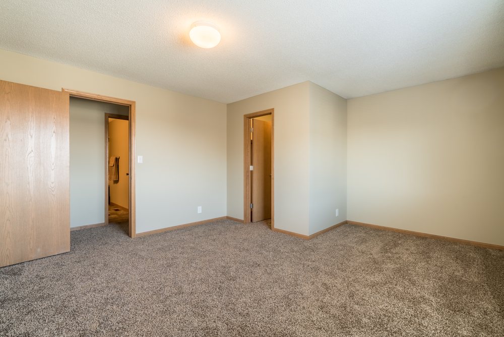 SKYLINE VIEW APARTMENTS - Updated June 2025 - 56 Photos - 1430 Old Farm ...