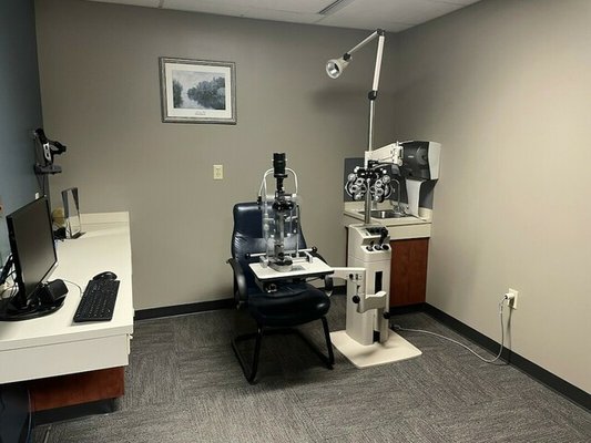 BRUMM EYE CENTER - Updated December 2025 - 16 Photos - 6751 N 72nd St ...