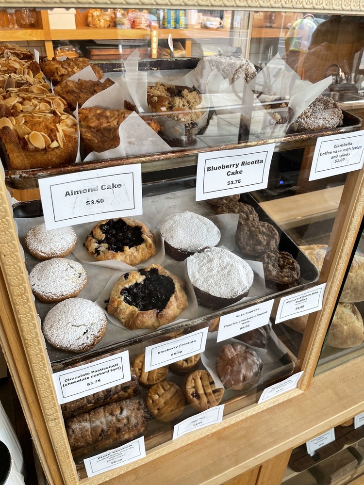 BELLA’S ITALIAN BAKERY AND MARKET - Updated June 2024 - 134 Photos ...