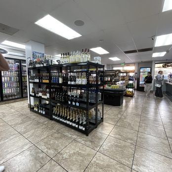 CAPS & CORKS - Updated January 2026 - 501 Photos & 486 Reviews - 21186 ...