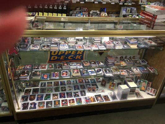 BANKSTON’S COMICS AND MEMORABILIA - Updated April 2025 - 33 Photos & 22 ...