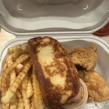 RAISING CANE’S CHICKEN FINGERS - Updated April 2025 - 197 Photos & 150 ...