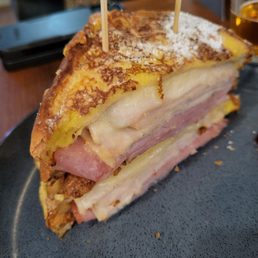 GRAIN & GROG AMERICAN TAVERN - Updated September 2025 - 49 Photos & 45 ...