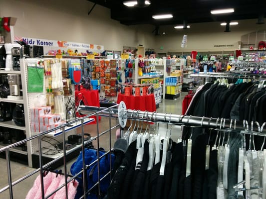 GOODWILL - Updated November 2025 - 21 Photos & 38 Reviews - 5401 6th ...