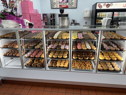 DAINTY DONUTS - Updated July 2025 - 14 Photos & 18 Reviews - 115 Alamo ...