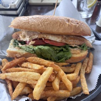 THE WATERFRONT PUB AND GRILL - Updated January 2026 - 67 Photos & 230 ...