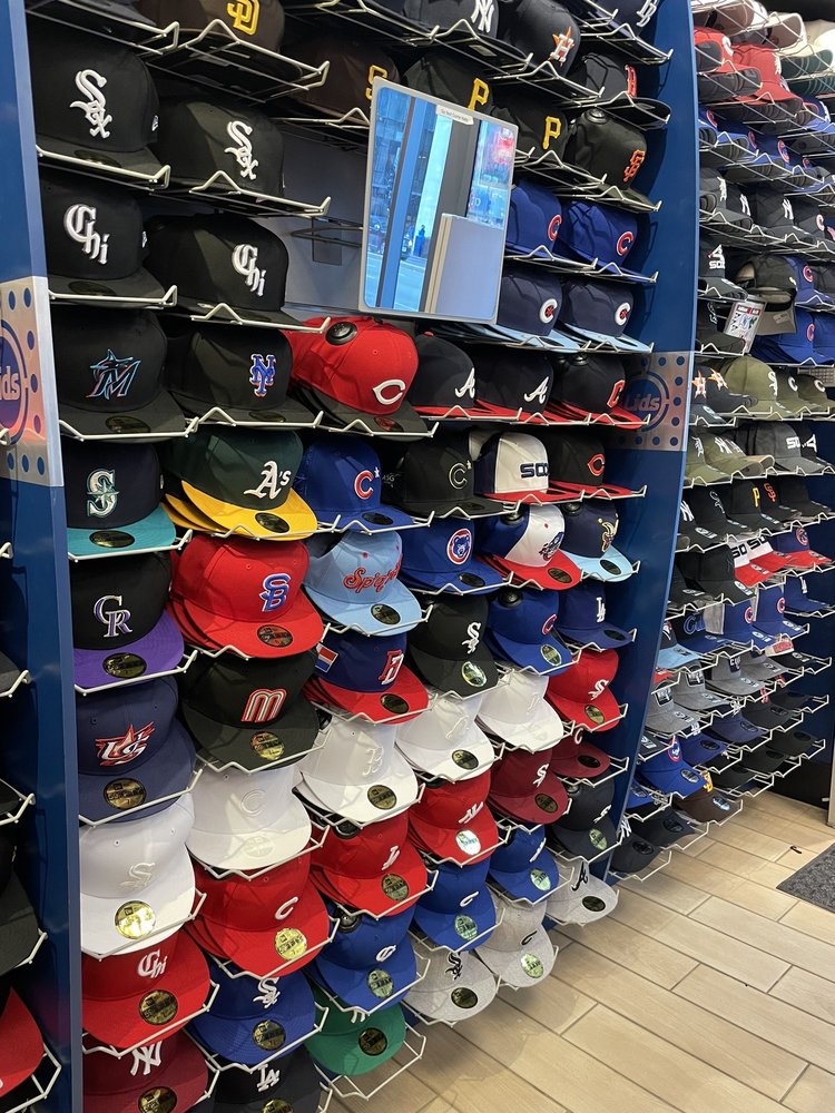 LIDS - Updated October 2025 - 845 N Michigan Ave, Chicago, Illinois ...