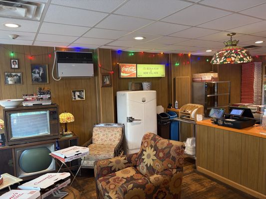 CASANO’S PIZZA PARLOR - Updated January 2026 - 107 Photos & 52 Reviews ...