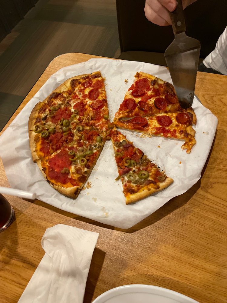 CONGRESS PIZZA - Updated July 2024 - 39 Photos & 61 Reviews - 106 N ...