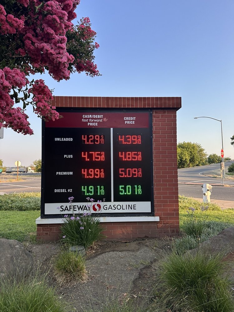 SAFEWAY FUEL STATION - Updated December 2025 - 206 Photos & 11 Reviews ...