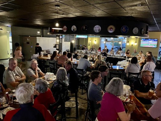 4 DOGS BREWING & PUB - Updated May 2026 - 33 Photos & 30 Reviews - 10 ...