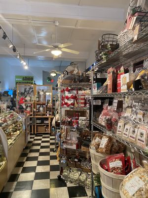 THE COUNTRY GOURMET - Updated May 2026 - 13 Photos & 40 Reviews - 107 E ...