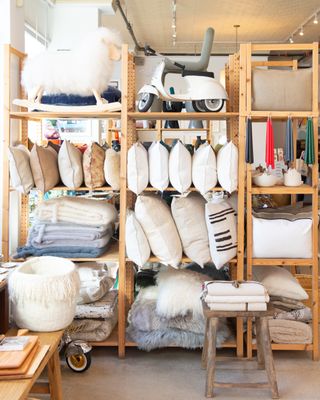 CLIC - Updated December 2025 - 39 Photos & 24 Reviews - 255 Centre St ...