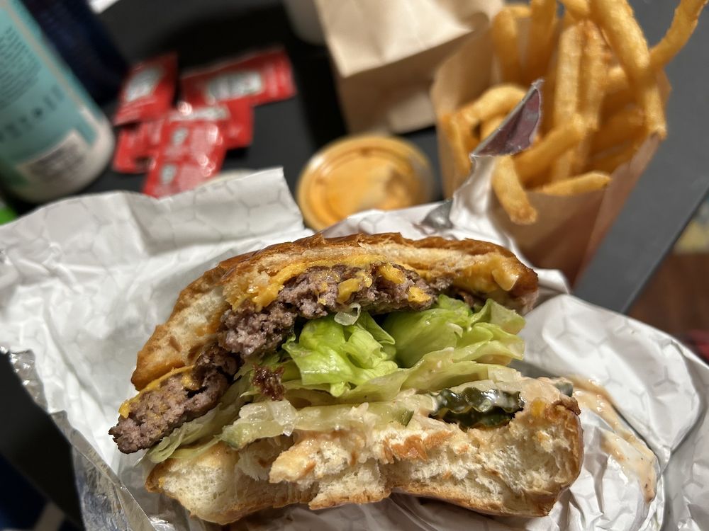 STORM BURGER - Updated July 2024 - 377 Photos & 467 Reviews - 1500 N La ...