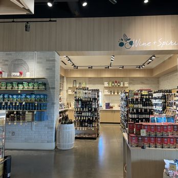 KILAUEA MARKET + CAFE - Updated January 2026 - 218 Photos & 176 Reviews ...