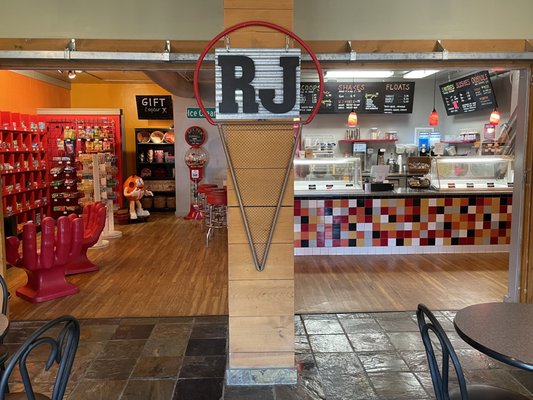 RJ ICE CREAM - Updated July 2025 - 16 Photos - 13410 Watertown Plank Rd ...