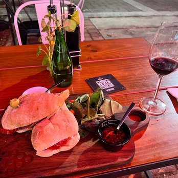 LA BOTTEGA MONTEJO - C. 56 484, Mérida, Yucatán, Mexico - Tapas/Small ...