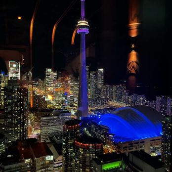 AERA - Updated June 2024 - 84 Photos & 22 Reviews - 8 Spadina Avenue ...