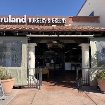 TRULAND BURGERS & GREENS - Updated July 2025 - 495 Photos & 599 Reviews ...