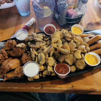 WOLFIES RESTAURANT & SPORTS BAR - Updated August 2024 - 298 Photos ...