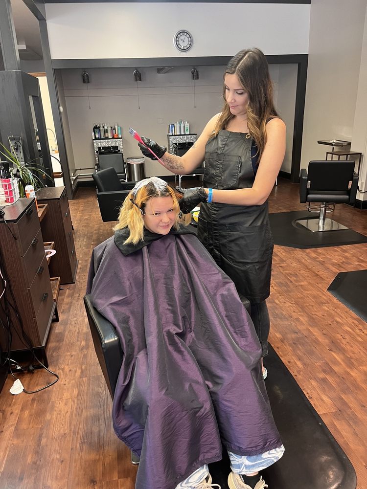 TOPPERS SALON 90 Photos 31 Reviews 301 N School St Ukiah toppers-salon-90-photos-31-reviews-301-n-school-st-ukiah