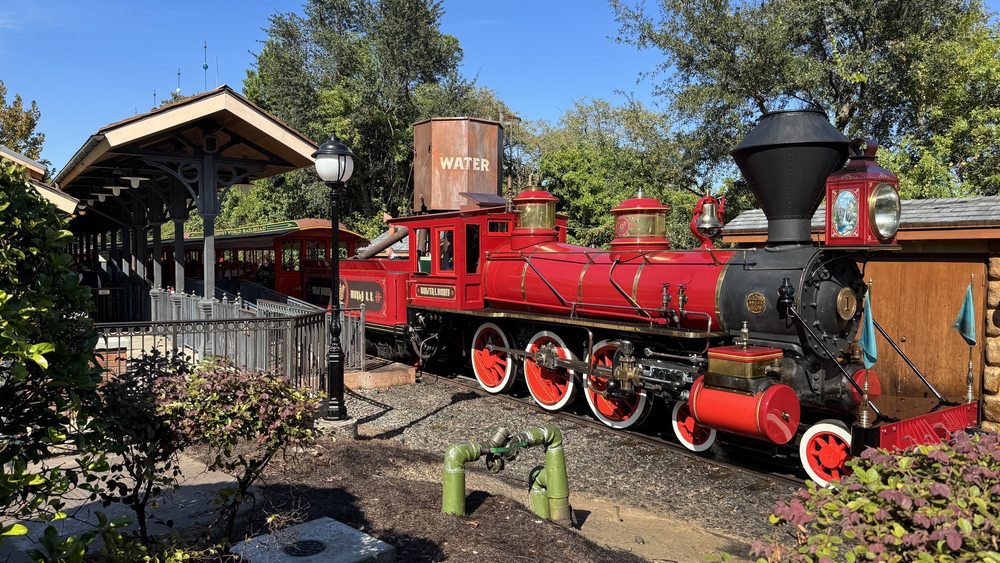 FRONTIERLAND TRAIN STATION - Updated July 2025 - Orlando, Florida ...