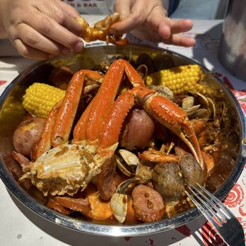 PIER 88 BOILING SEAFOOD & BAR MESA - Updated April 2024 - 84 Photos ...