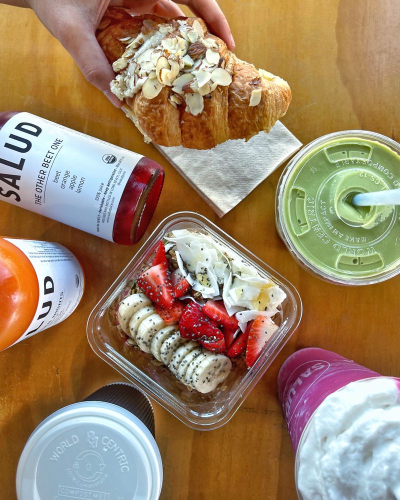 SALUD JUICE - Updated November 2025 - 666 Photos & 502 Reviews - 1944 E ...