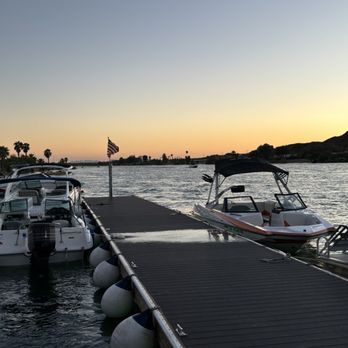 ROADRUNNER RESORT FLOATING DOCK BAR - Updated January 2025 - 48 Photos ...