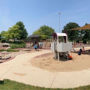 BURR RIDGE PARK DISTRICT - Updated December 2025 - 17 Photos - 15W400 ...
