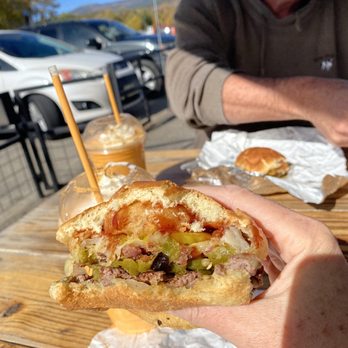 FAMBURGER - Updated June 2025 - 20 Photos & 41 Reviews - 1400 E 2nd Ave ...