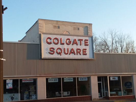 COLGATE SQUARE - Updated November 2024 - 211 E Sycamore St, Chase City ...