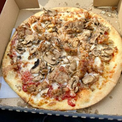 BLUE LINE PIZZA - Updated August 2025 - 4900 Marie P DeBartolo Way ...