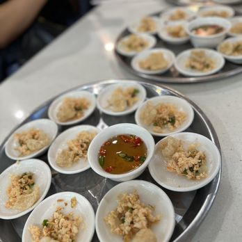 HUE KITCHEN - Updated October 2024 - 367 Photos & 126 Reviews - 413 N ...