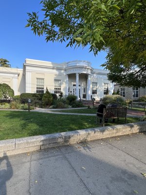LARCHMONT PUBLIC LIBRARY - Updated August 2025 - 10 Reviews - 121 ...