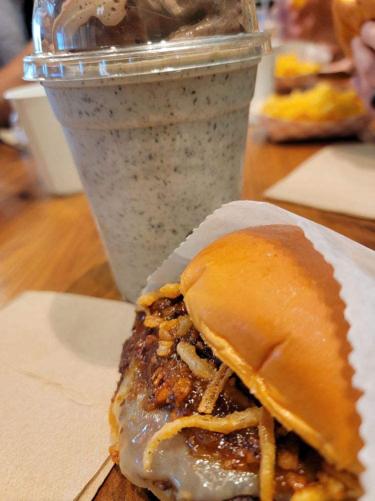 SHAKE SHACK FASHION PLACE - Updated August 2025 - 106 Photos & 145 ...