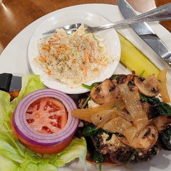 THE HOWLING ROOSTER - Updated December 2025 - 488 Photos & 384 Reviews ...