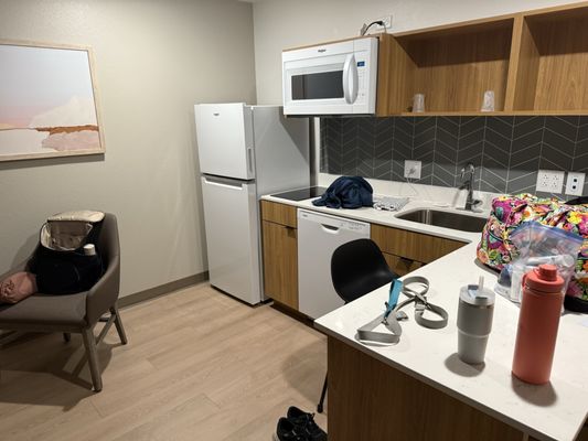 LIVAWAY SUITES - Updated December 2025 - 6595 Thompson Rd, Syracuse ...