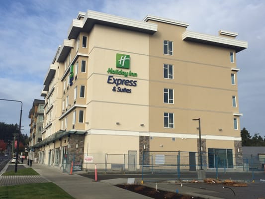 HOLIDAY INN EXPRESS & SUITES HOTEL - Updated December 2025 - 12 Reviews ...