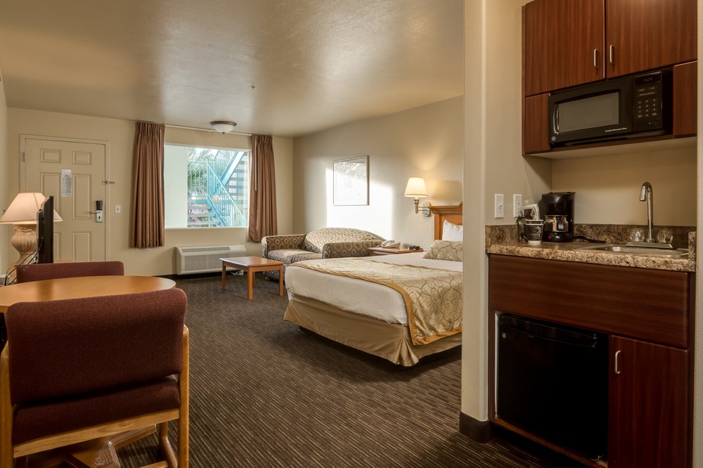 ST. GEORGE INN & SUITES - 63 Photos & 81 Reviews - Hotels - 1221 S Main ...
