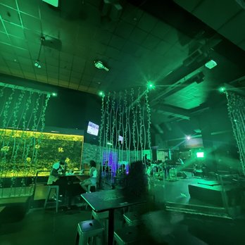 CRU LOUNGE - Updated December 2025 - 38 Photos & 23 Reviews - 11105 ...