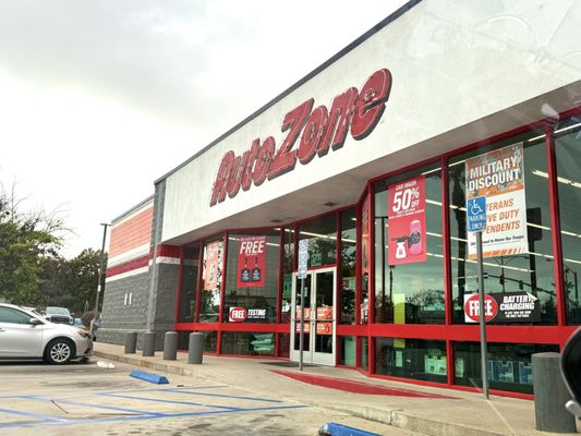 AUTOZONE AUTO PARTS - Updated December 2025 - 18 Photos & 27 Reviews ...