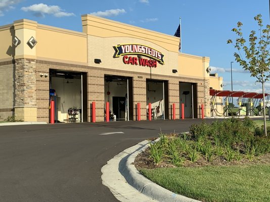 YOUNGSTEDTS MAPLE GROVE CAR WASH & DETAIL CENTER - Updated November ...