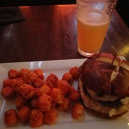 COWBELL BURGER & WHISKEY BAR - 691 Photos & 803 Reviews - 201 N Tryon ...