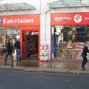 ADDLESTONE MODEL CENTRE - Updated April 2025 - 130 Station Road ...