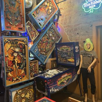 FLIPPERS TAVERN - Updated January 2026 - 213 Photos & 181 Reviews ...