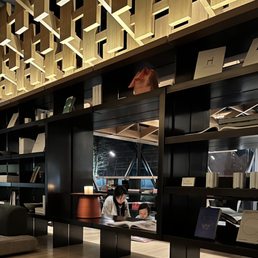 GENESIS HOUSE - Updated June 2025 - 989 Photos & 167 Reviews - 40A 10th ...