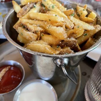 OAK LONG BAR + KITCHEN - Updated September 2024 - 494 Photos & 446 ...