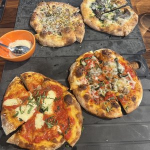 SERIOUS PIE TOTEM LAKE - 201 Photos & 92 Reviews - 12540 120th Ave NE ...