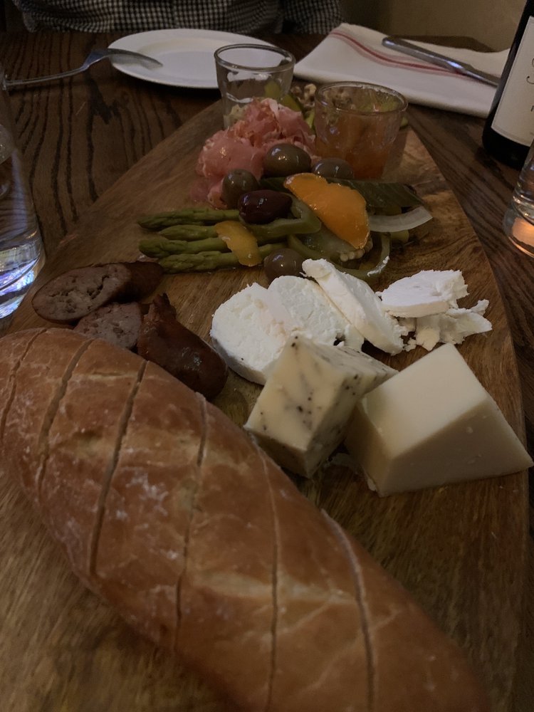 THE OLD BARN INN RESTAURANT - 3500 St Albans Road, St Albans, Missouri ...